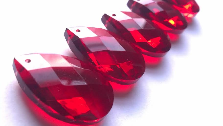 5 Red 38mm Diamond Cut Teardrop Chandelier Crystals – ChandelierDesign